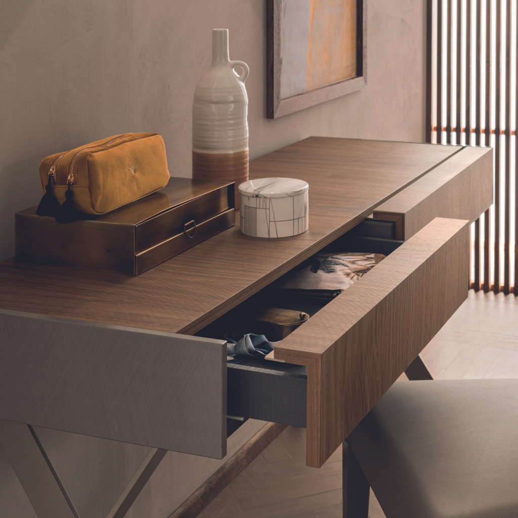 Bella Clara Desk - Copenhagen Imports