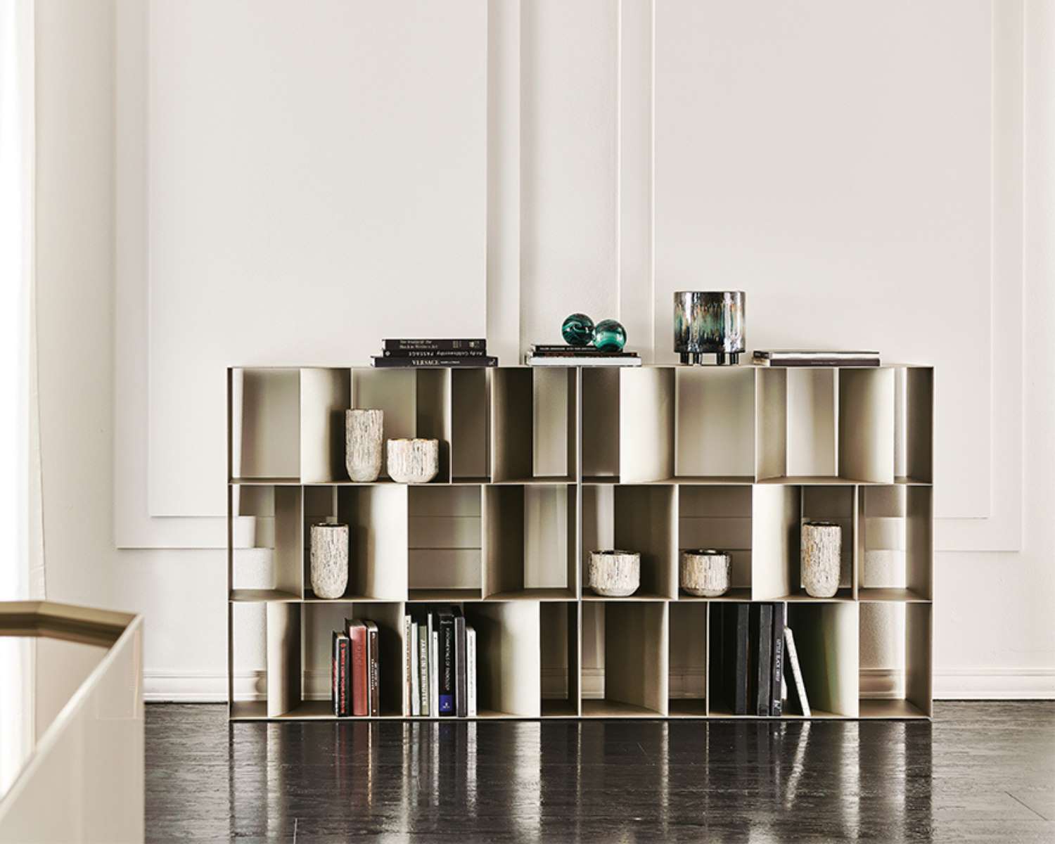 Timeless Bookshelf Design Trends in Texas & Arizona